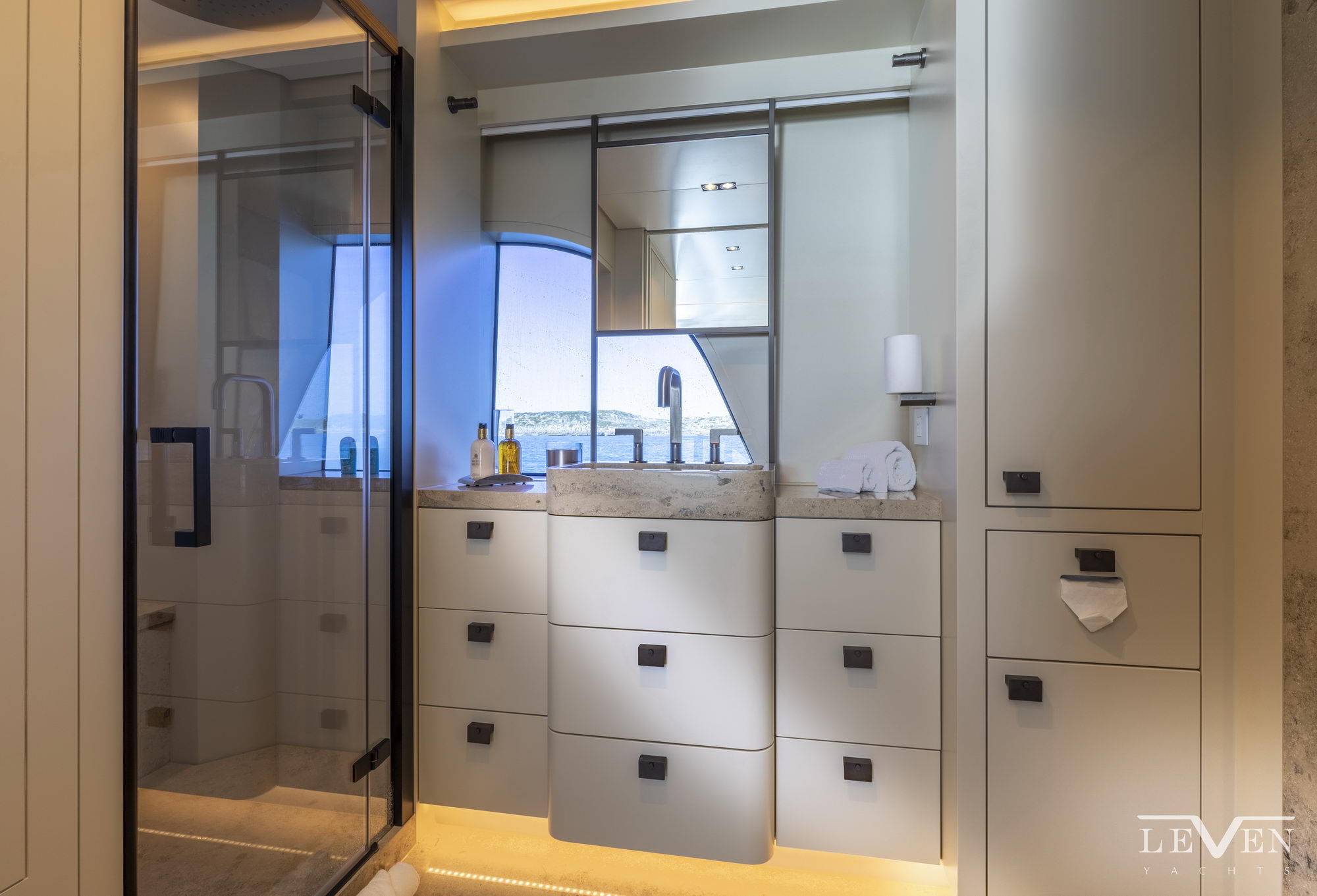 Island Vibe | LeVen Yachts